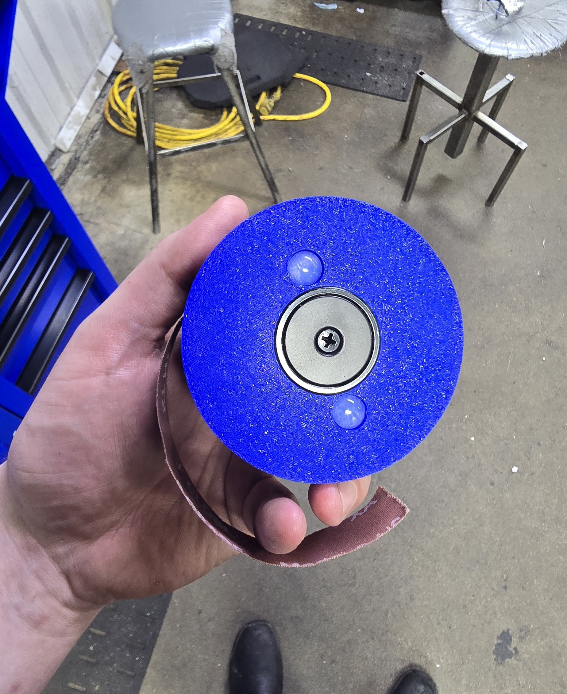 Reloadable emery cloth dispenser 1 and 2 inch available at the moment ...
